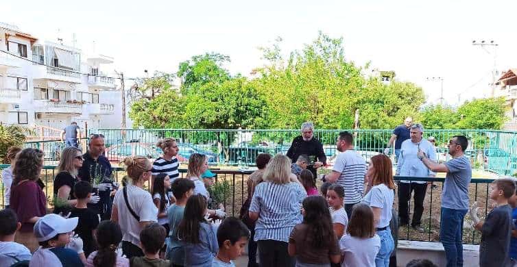 Γονείς και μαθητές του 1ο Δημοτικού Μουδανιών καλλώπισαν τη σχολική αυλή
